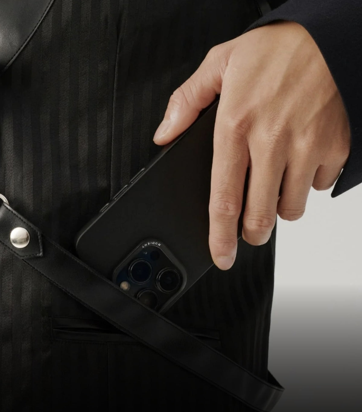 Thin Case - Ink Black - iPhone 14 Pro – NUDIENT